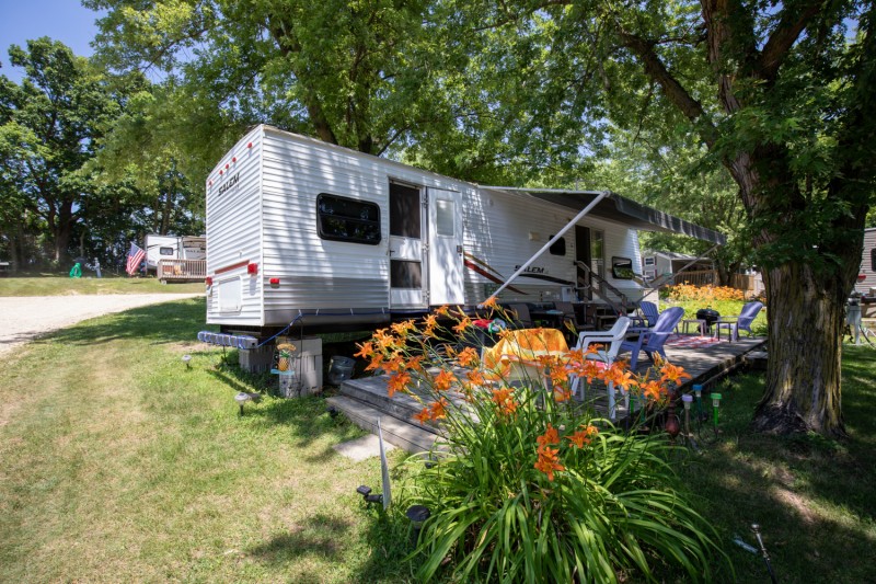 Lake Louise Campground - Byron, IL - Zeman RV Resorts - RVPoints.com