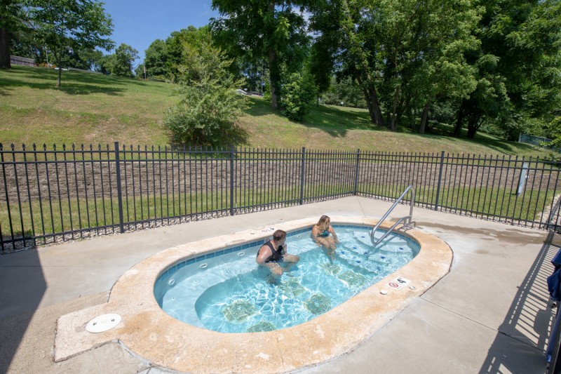 Lake Louise Campground - Byron, IL - Zeman RV Resorts - RVPoints.com