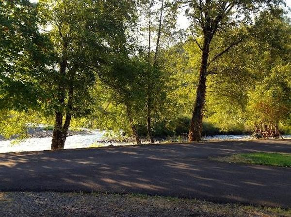 Casey's Riverside RV Park - Westfir, OR - RV Parks - RVPoints.com